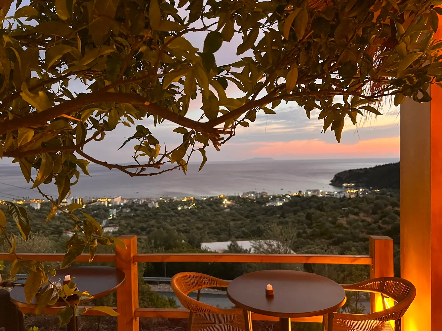 Mirage Cocktail Bar — Himara Nightlife Guide 2026 | Himara.net
